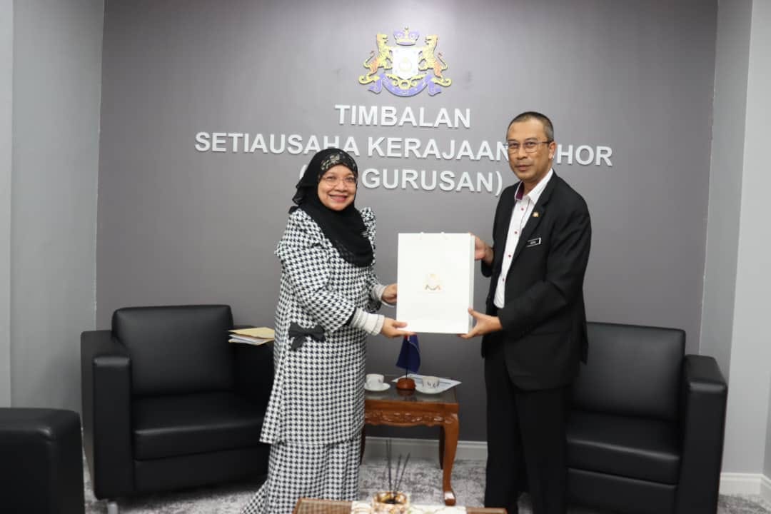 KUNJUNGAN HORMAT YBHG. DATUK SERI KETUA PENGARAH KE PEJABAT SETIAUSAHA ...